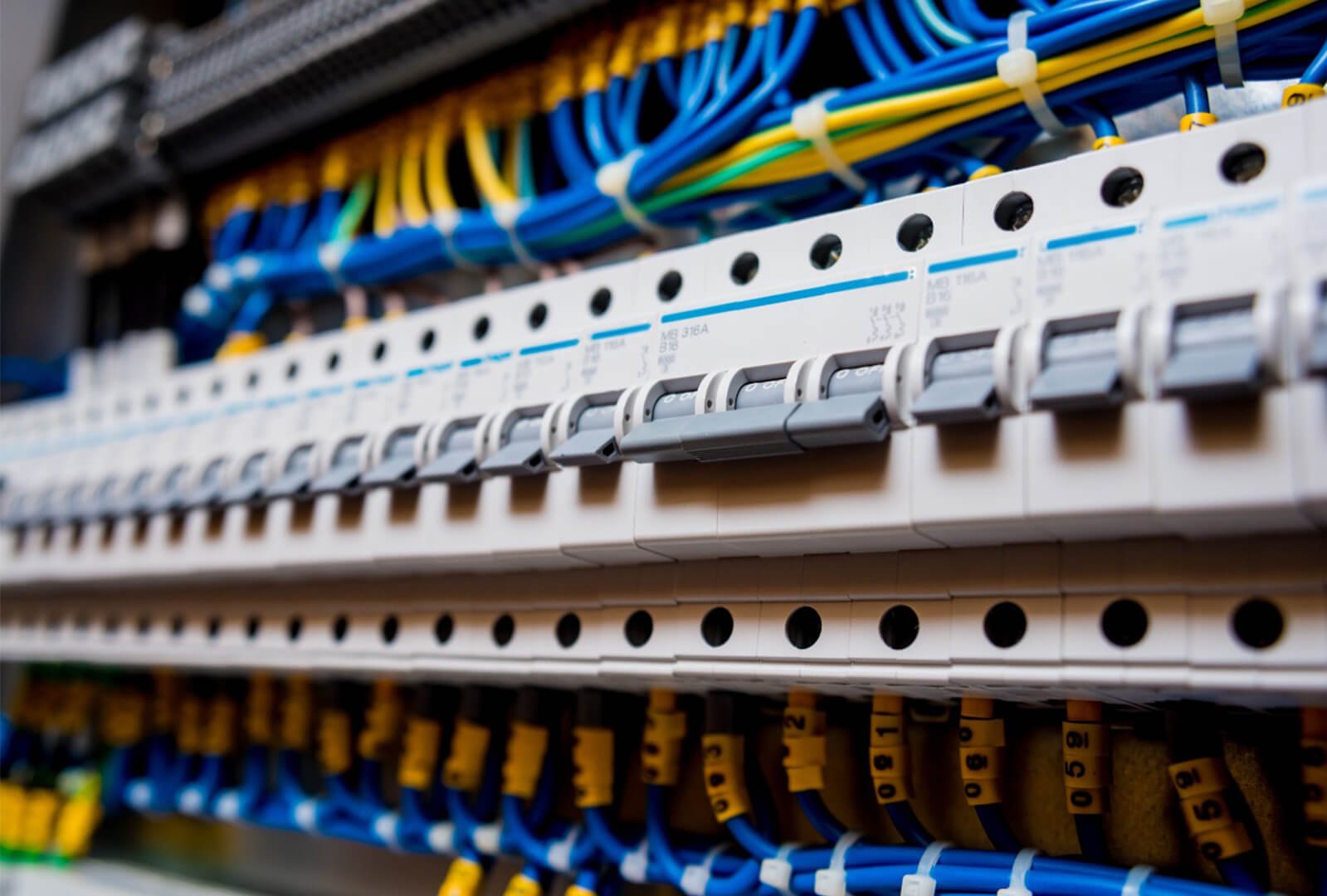 Soluciones - DNS ELECTRÓNICA